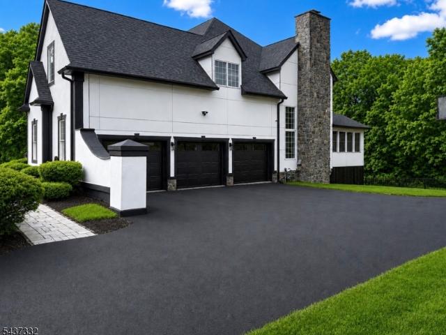 99 Lambert Dr