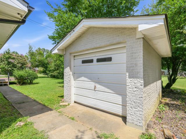 99 Lakewood Dr