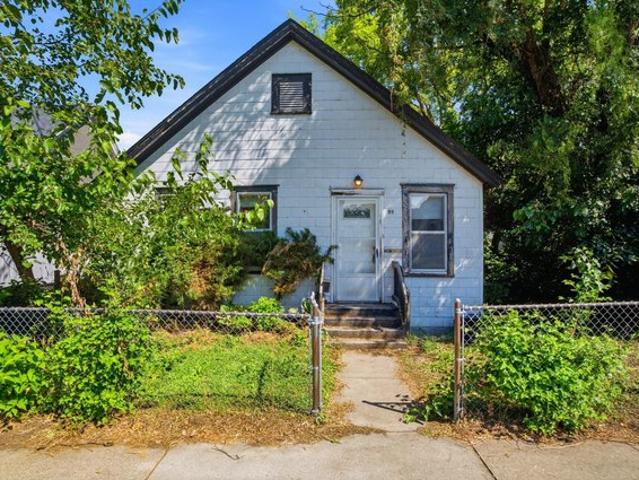 99 Lawson Ave W, Saint Paul, MN 55117