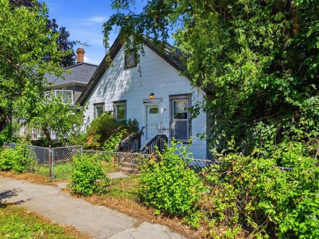 99 Lawson Avenue W