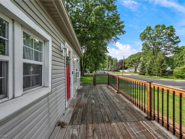 99 Meadowridge Road