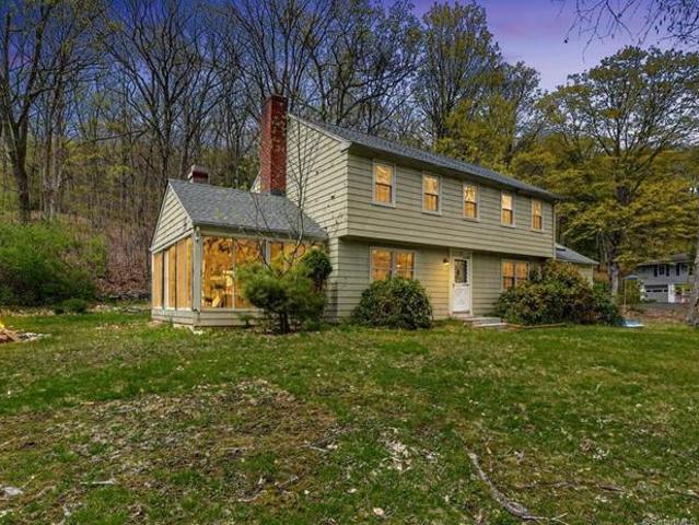 99 Miller Rd, Bethany, CT 06524