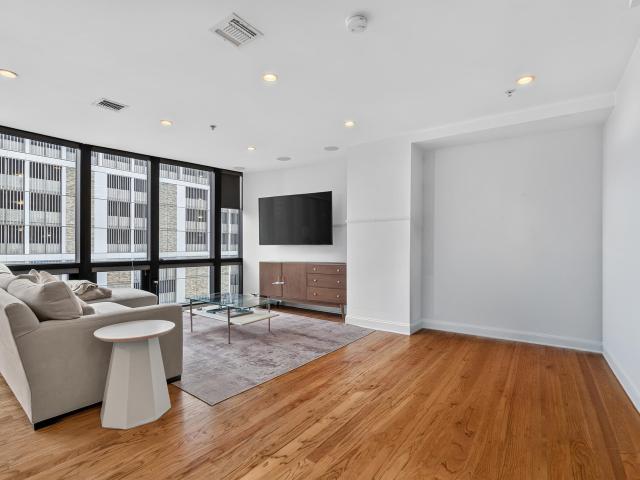 99 Montgomery St # PH3