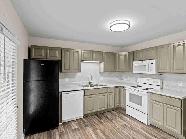 $99 Move In Special! 2BD/2Ba 2 Bedroom Apartment for Rent at 1806 Runnymead Ave Sw, Decatur, AL 35601