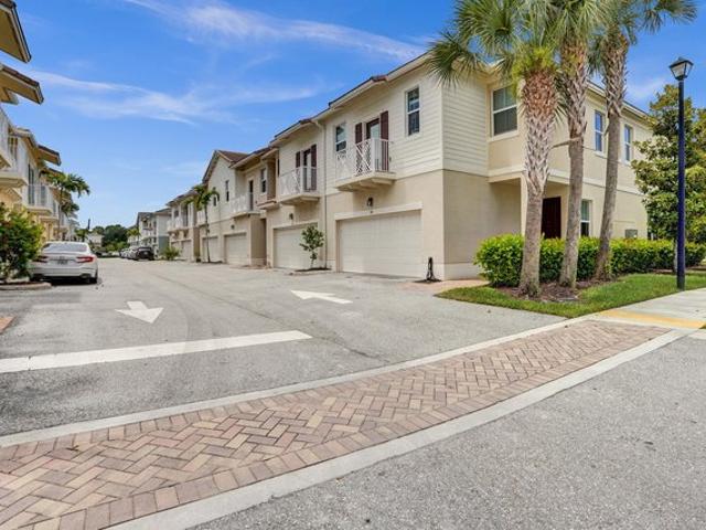 99 Palm Ln, Royal Palm Beach, FL 33411