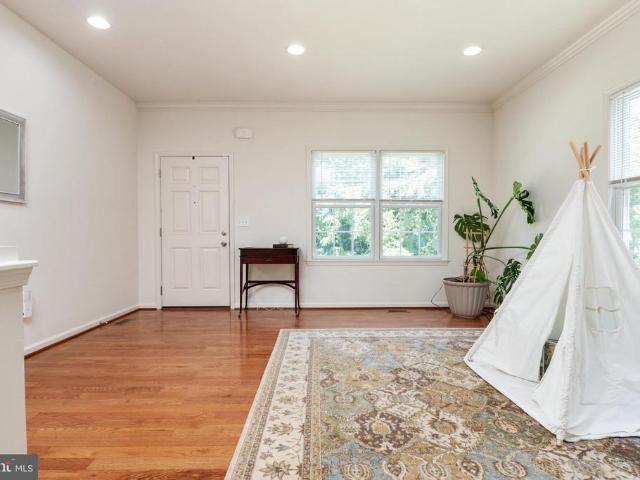 99 Pineview Avenue