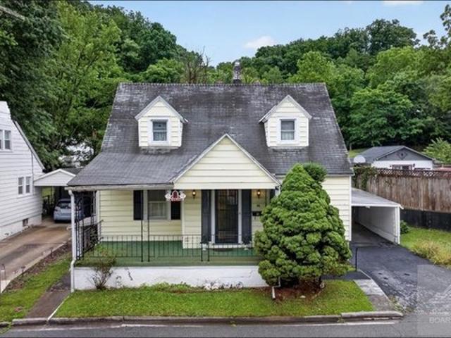 99 Reynolds Ave, Bluefield, VA 24605