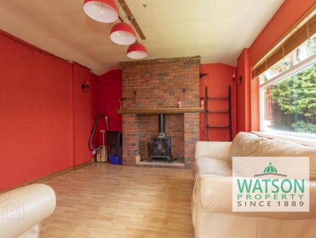 99 Roddens Crescent, Glen Road, Belfast, BT5 7JP