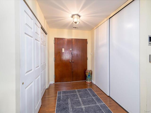 99 S Park Avenue 212