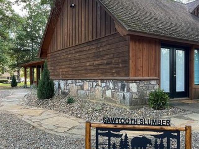 99 Sawtooth Pine Rd, Broken Bow, OK 74728