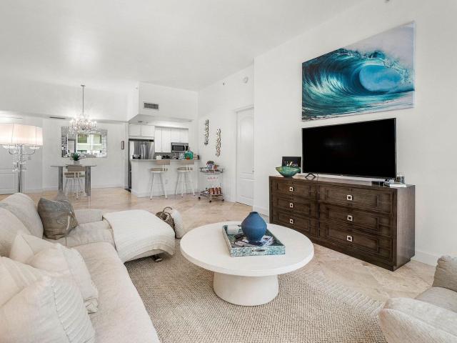 99 SE Mizner Blvd 543, Boca Raton, FL