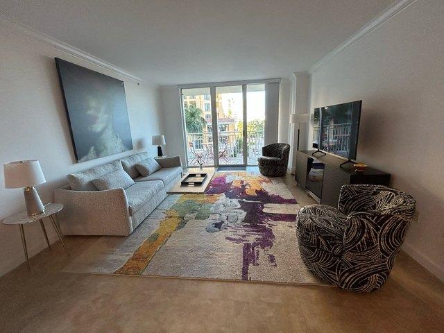 99 SE Mizner Blvd Apt 401, Boca Raton, FL 33432