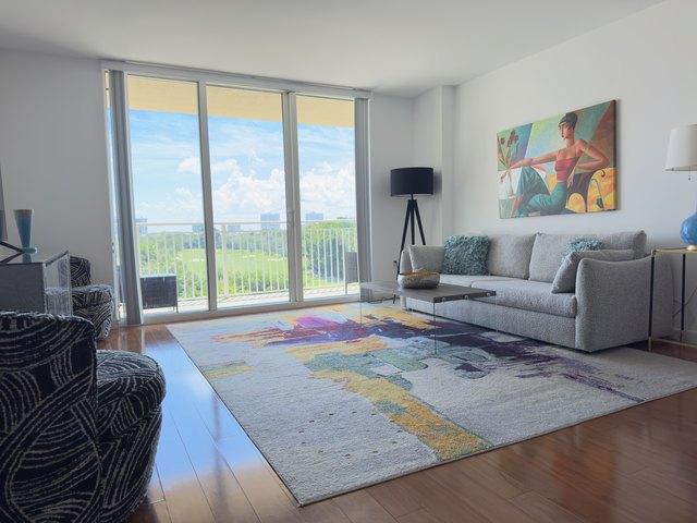 99 SE Mizner Blvd Apt 611, Boca Raton, FL 33432