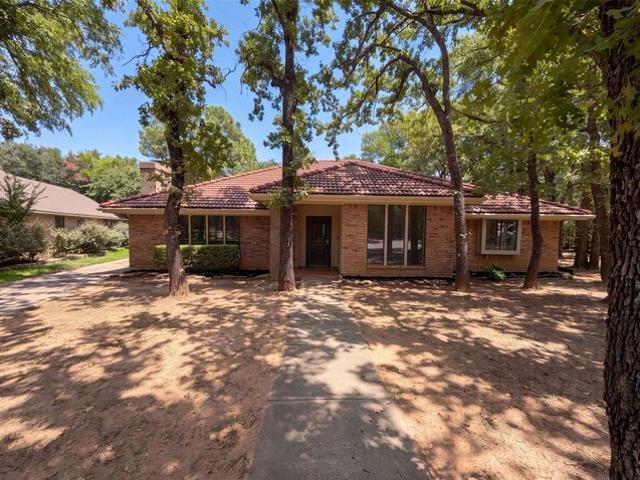 9 Muirfield Ct, Trophy Club, TX 76262
