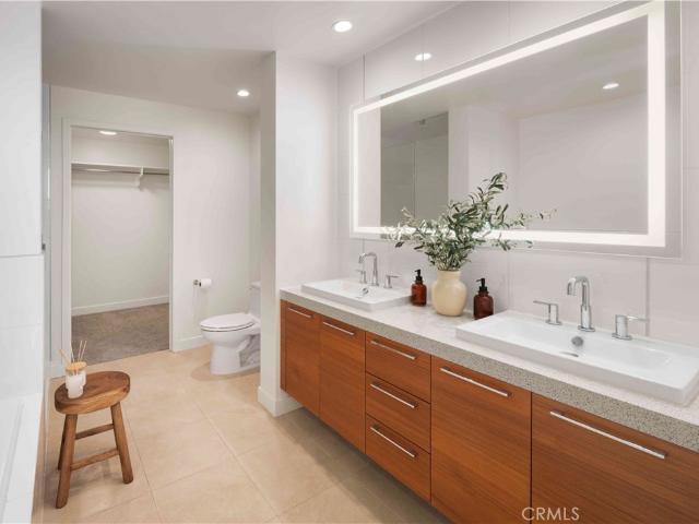9 MacArthur Place 608