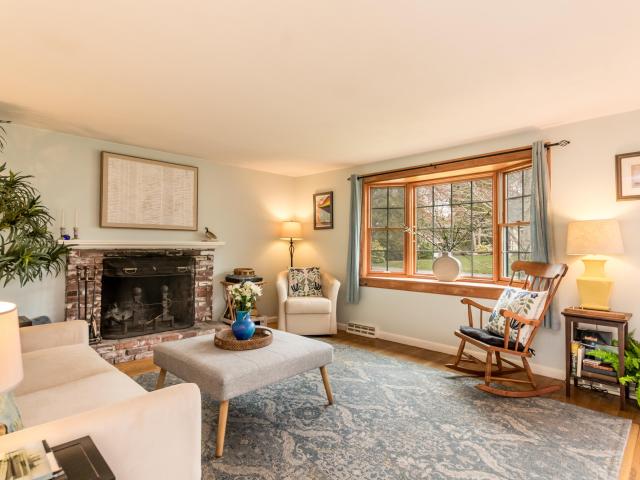 9 Mansfield Avenue