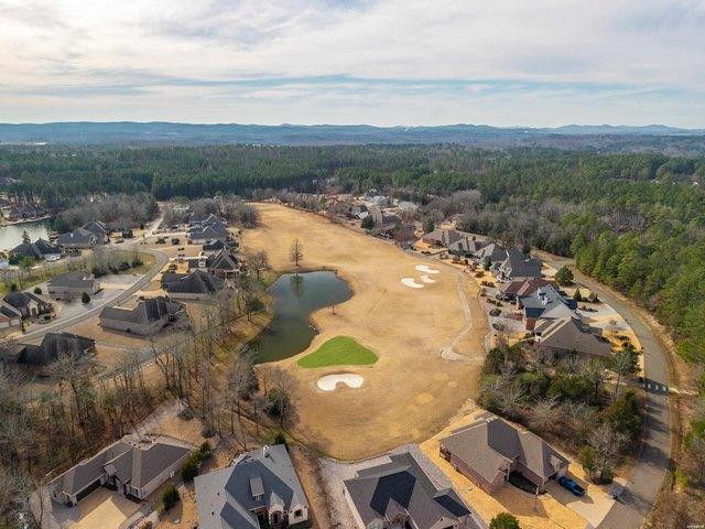 9 Manzanares Dr, Hot Springs Village, AR 71909