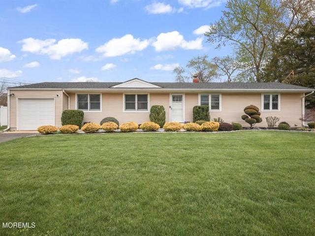 9 Maple Ln, Howell, NJ 07731