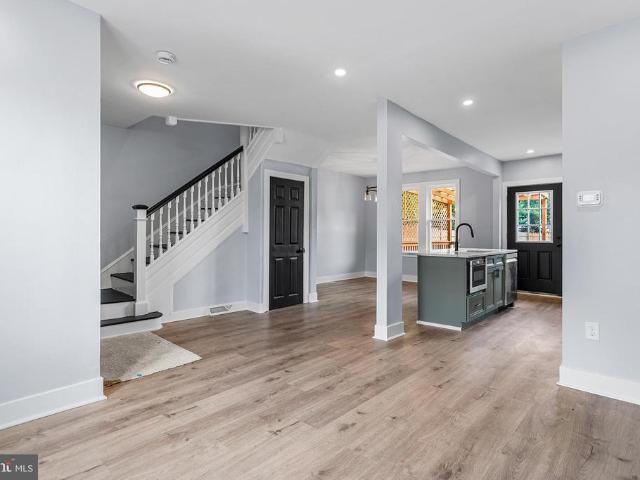 9 Maple Street