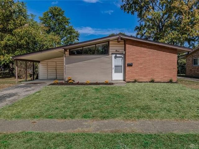 9 Mario Dr, Dayton, OH 45426