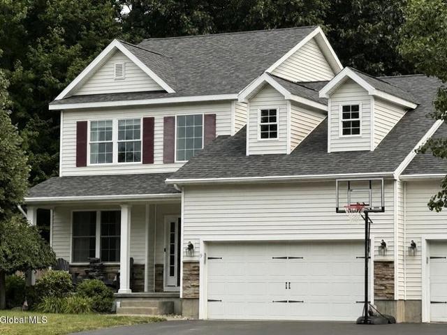 9 Matchwood Ln, Ballston Lake, NY 12019