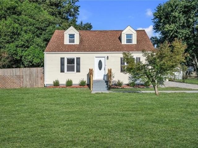9 Maurice Ave, Portsmouth, VA 23701