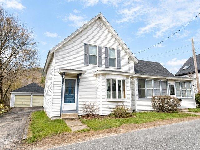 9 McFarland St, Gorham, NH 03581