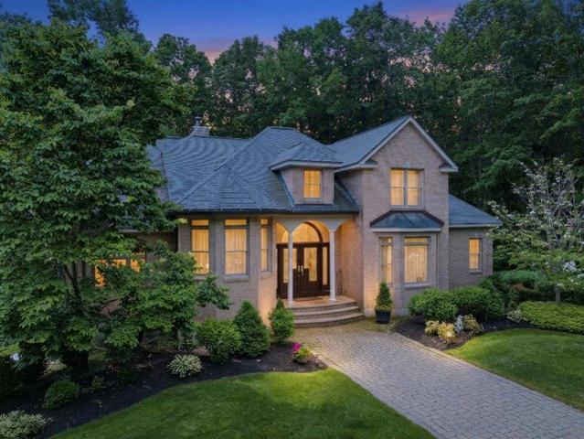 9 Meeting Rock Dr, Atkinson, NH 03811