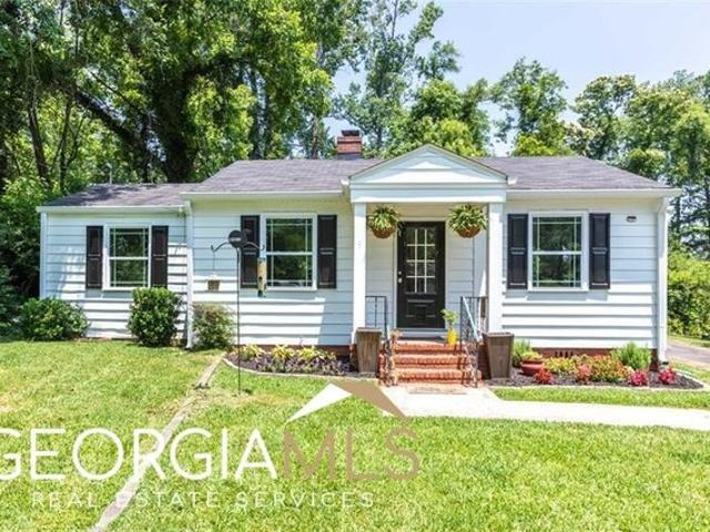 9 Meridian Dr, Newnan, GA 30263