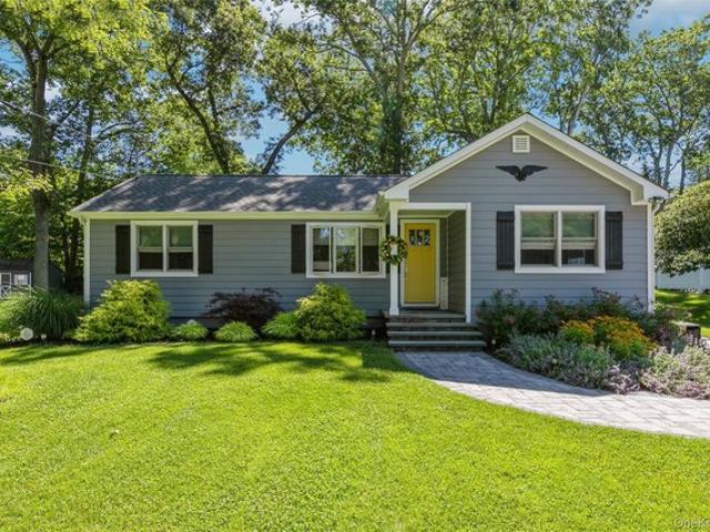 9 Middle Cross, Shoreham, NY 11786