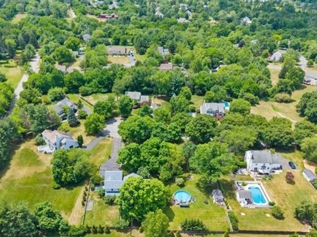 9 Mills Ct, Raritan, NJ 08822