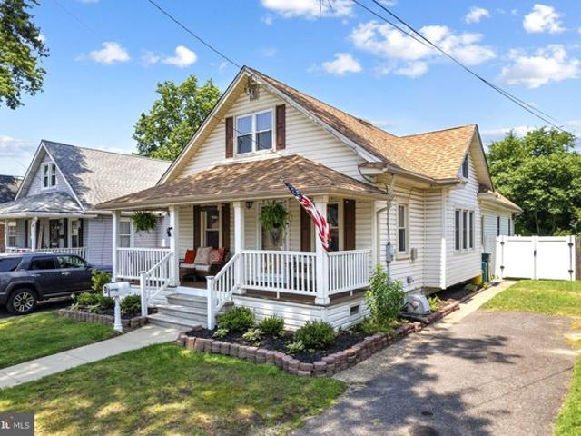 9 Moore Ave, Barrington, NJ 08007