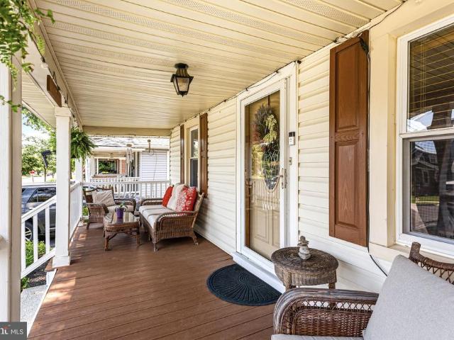 9 Moore Avenue