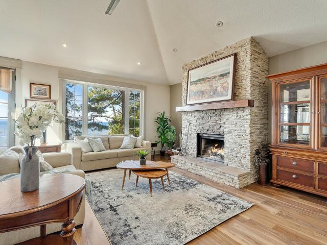 9 Monica Rd, Tiny, CA, ON
