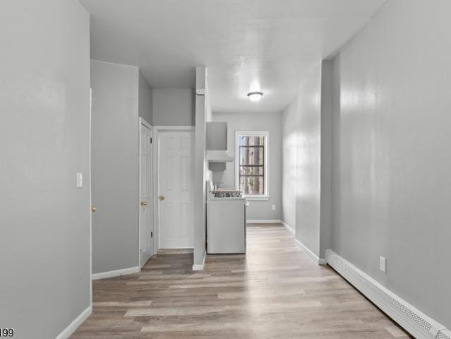 9 Monroe St # 6