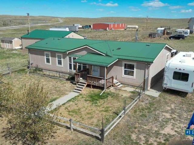 9 N Bobcat Rd, Glenrock, WY 82637