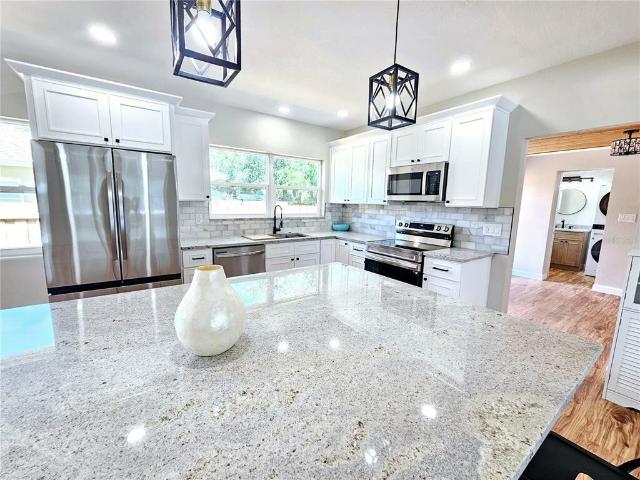 9 N Highland Avenue, Clearwater, US, FL