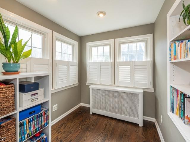 9 N Hillside Ave