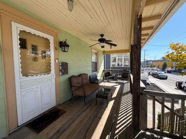 9 N Newport Ave