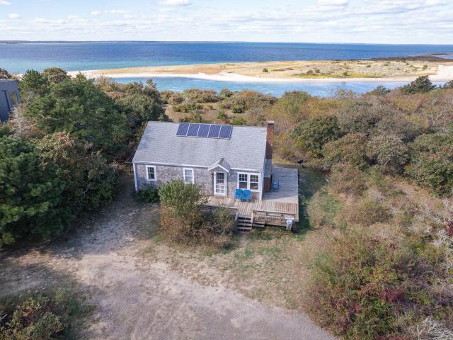 9 N Neck Rd, Edgartown, MA 02539 | MLS #42665 | Compass