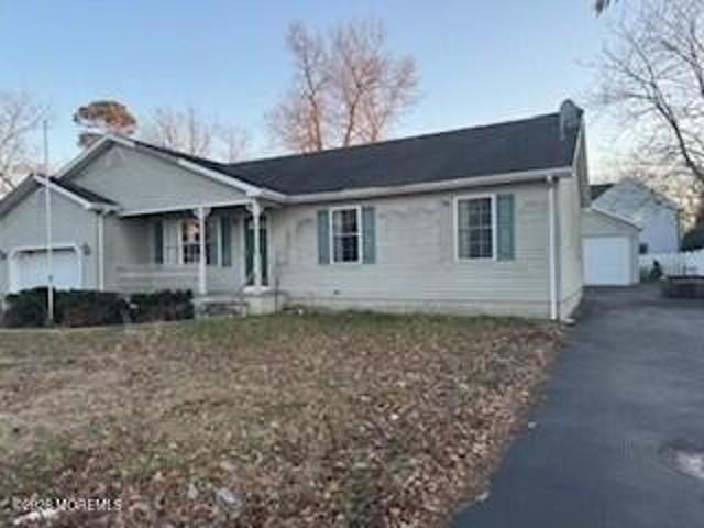 9 Nautilus Blvd, Forked River, NJ 08731