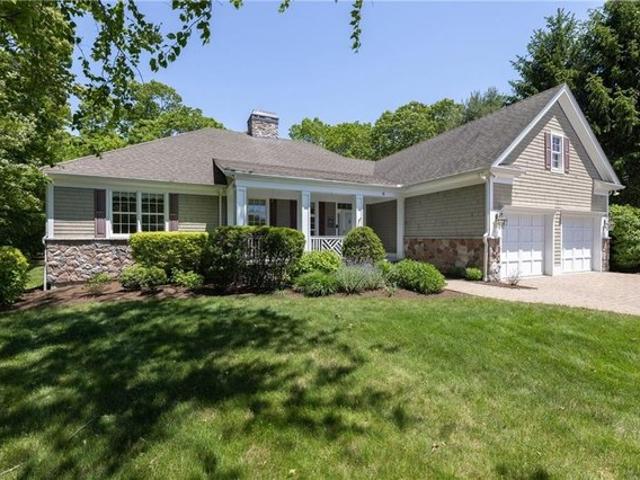 9 Newbury Dr, Westerly, RI 02891