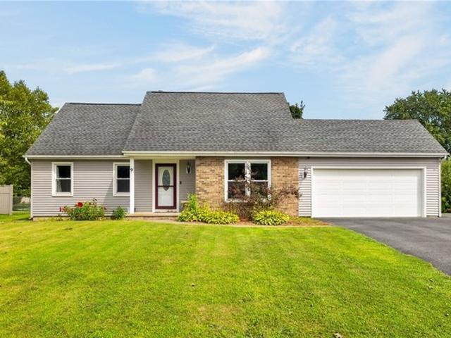 9 Newcomb Dr, Hilton, NY 14468