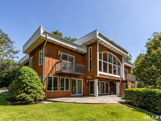 9 Oak Point Clb, New Milford, CT 06776