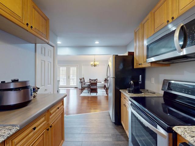 9 Oakwood Court