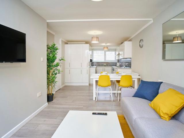 9 Ollerton – Room 2