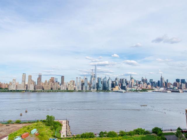 9 Avenue At Port Imperial # 810