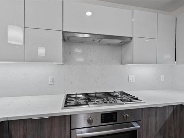 9 Avenue At Port Imperial # 823x