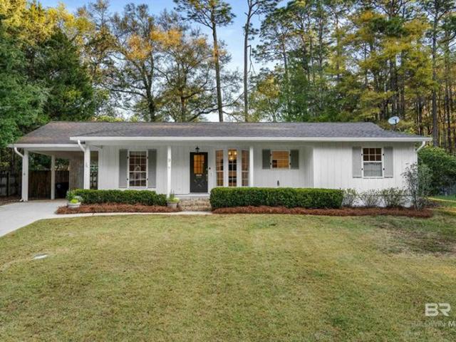 9 Azalea Ct, Fairhope, AL 36532