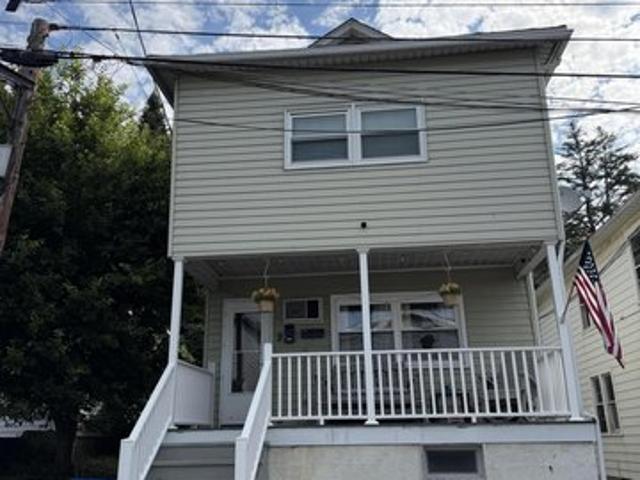 9 Adams St, Hanover Township, PA 18706